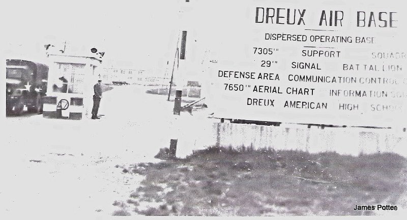 album dreux/Pictures from James Potter (Air Police)/main gate 2